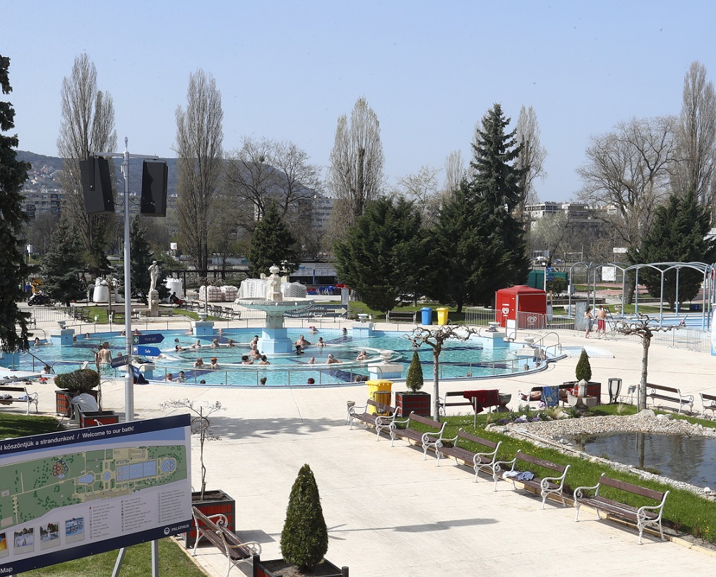 Most érkezett: megnyitnak öt budapesti strandfürdőt május végén - Blikk