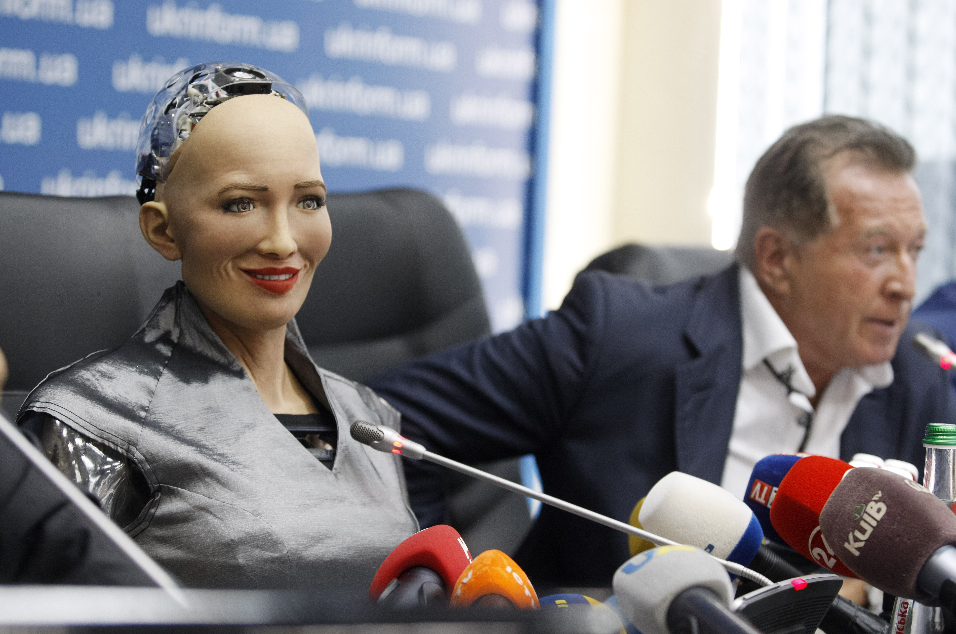 Sophia, słynny humanoidalny robot, będzie produkowany masowo