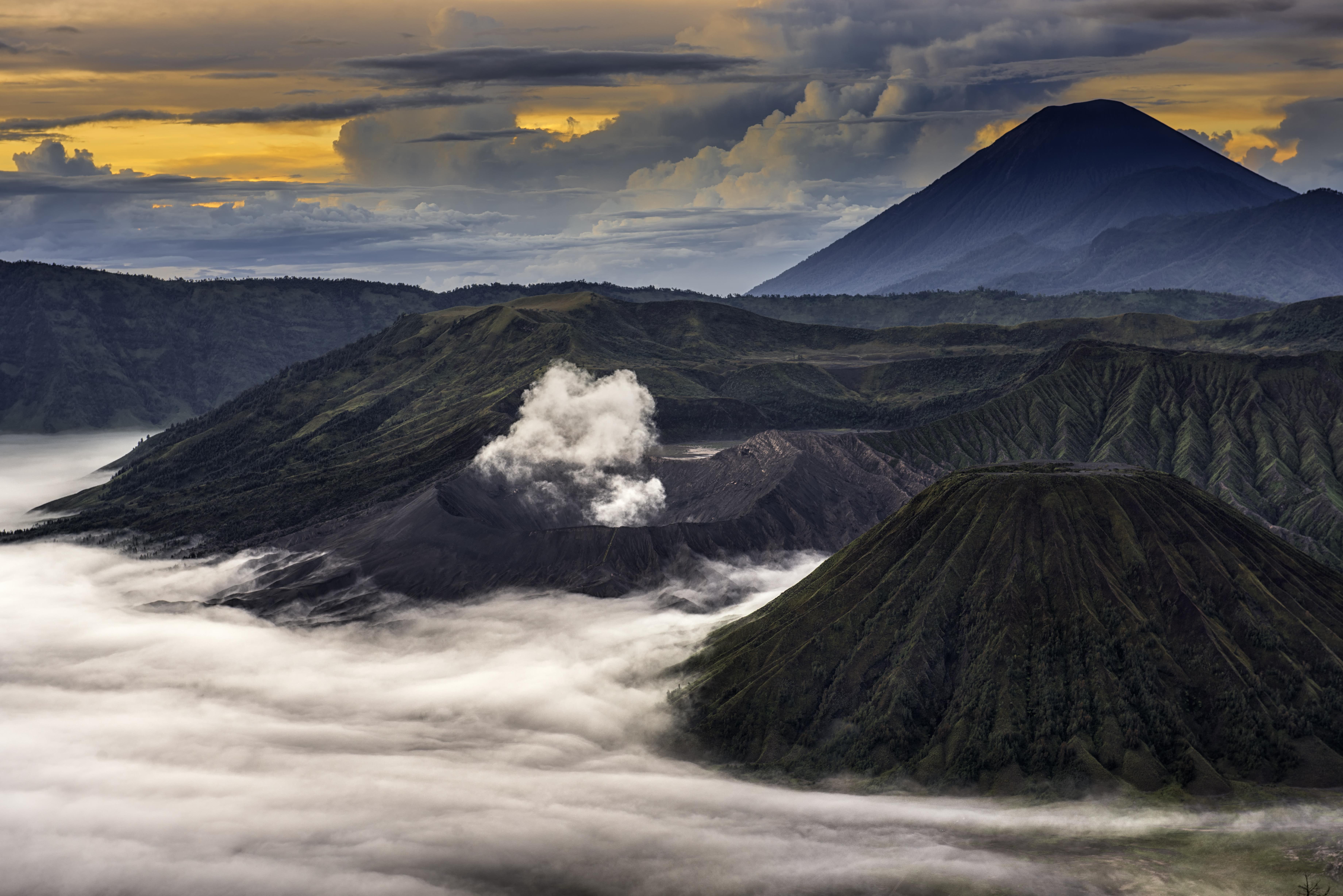 Wulkan Bromo i Semeru na Jawie. Zobacz zdjęcie - Newsweek.pl