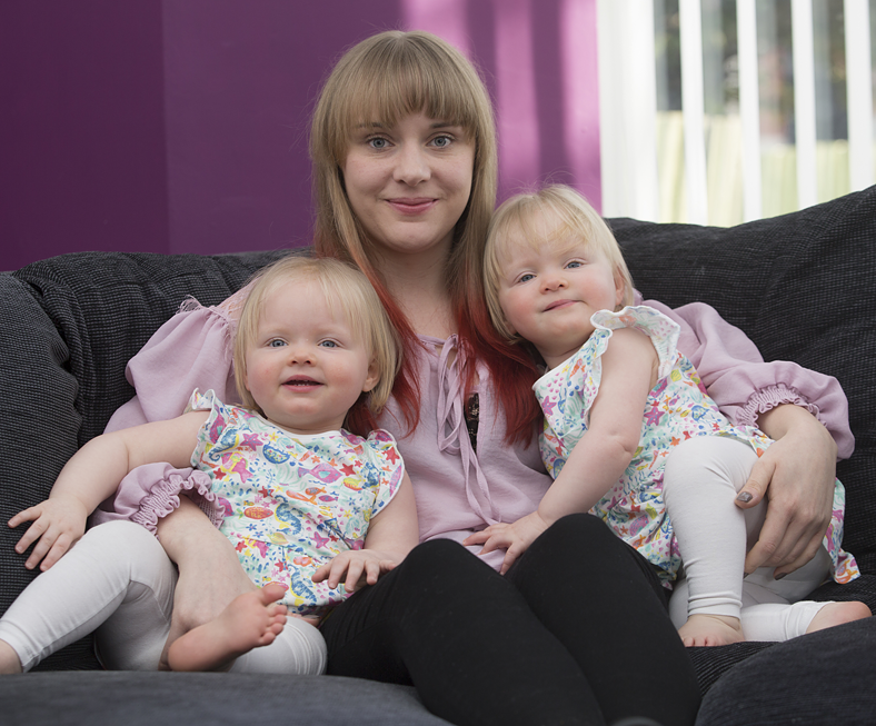 Meglátta a szülész az ikrek ultrahang képét. Lefagyott a vizsgáló ...