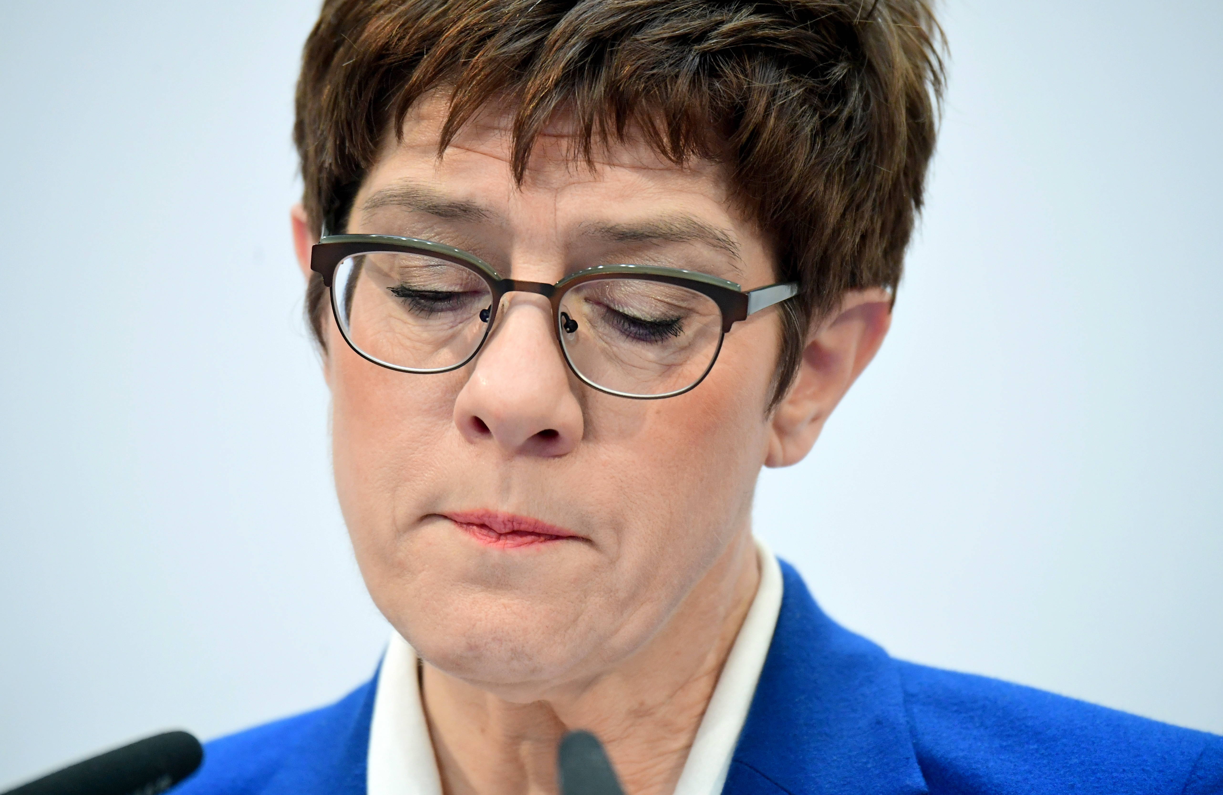 Annegret Kramp-Karrenbauer nie jest już szefową CDU. W Niemczech ...