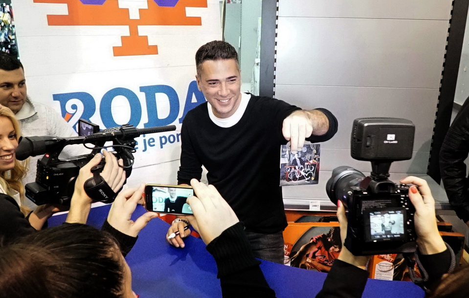 Željko Joksimović priredio koncert iznenađenja! FOTO
