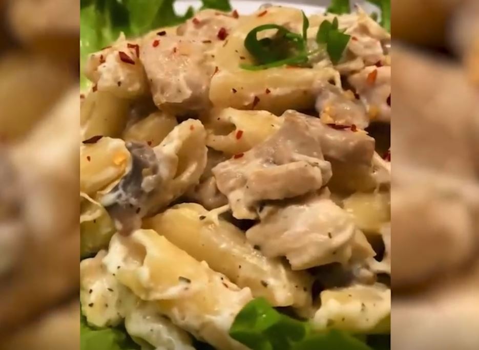 Brza i ukusna pasta sa piletinom i šampinjonima - Žena.rs