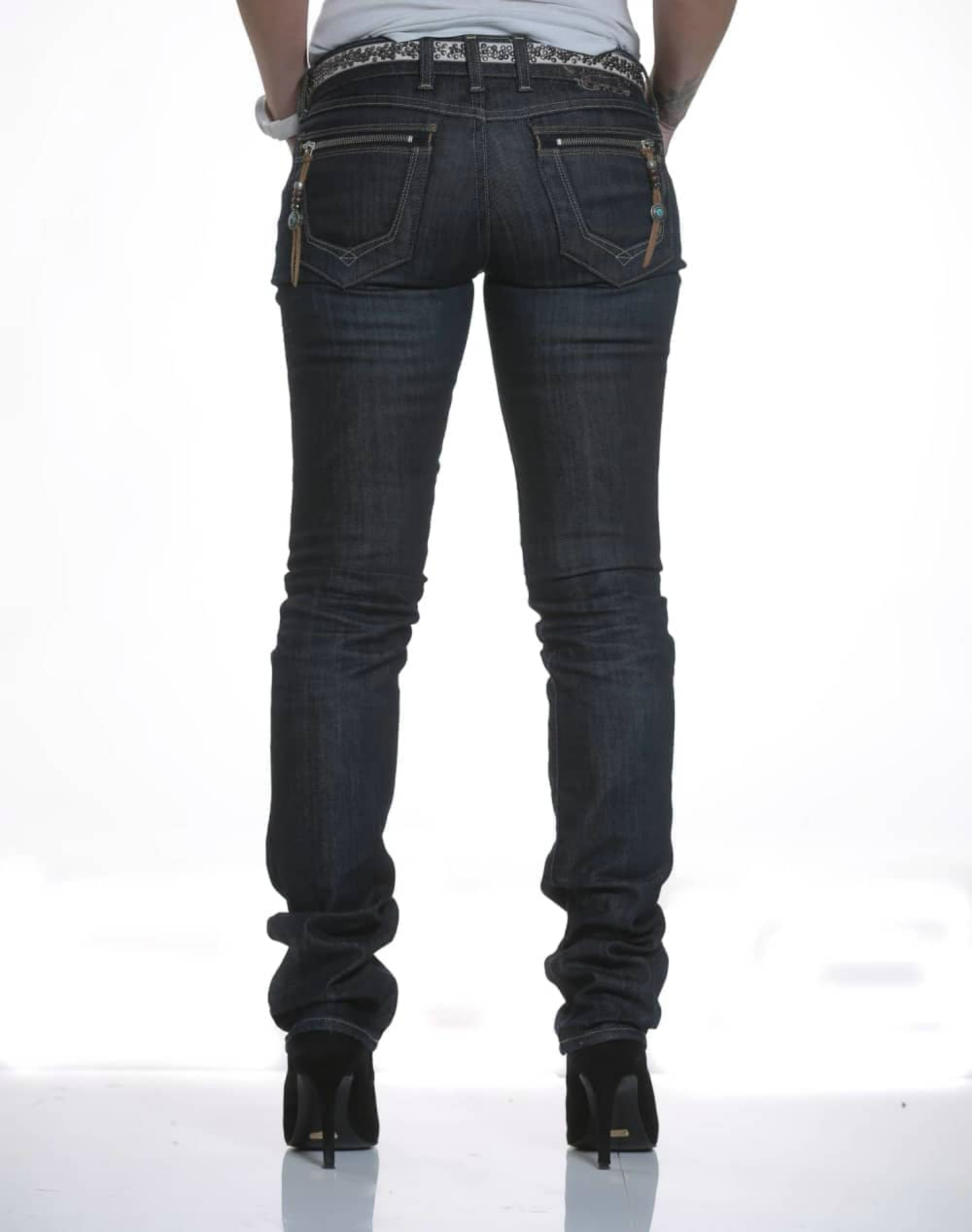 Postoji caka da guza u sekundi izgleda DUPLO BOLJE. Testirali smo je ...