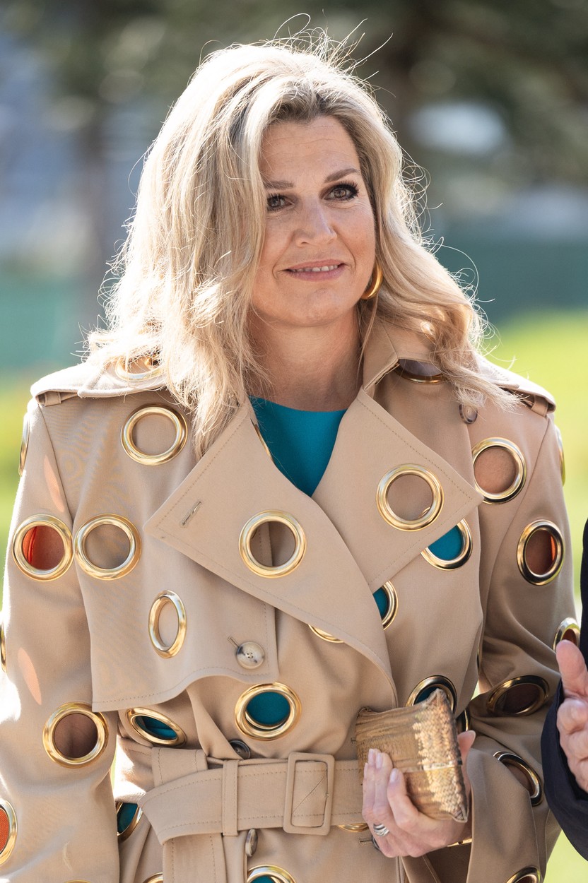 Kraljica Maksima u neobičnom trenču oduševila javnost - ovaj komad je ...