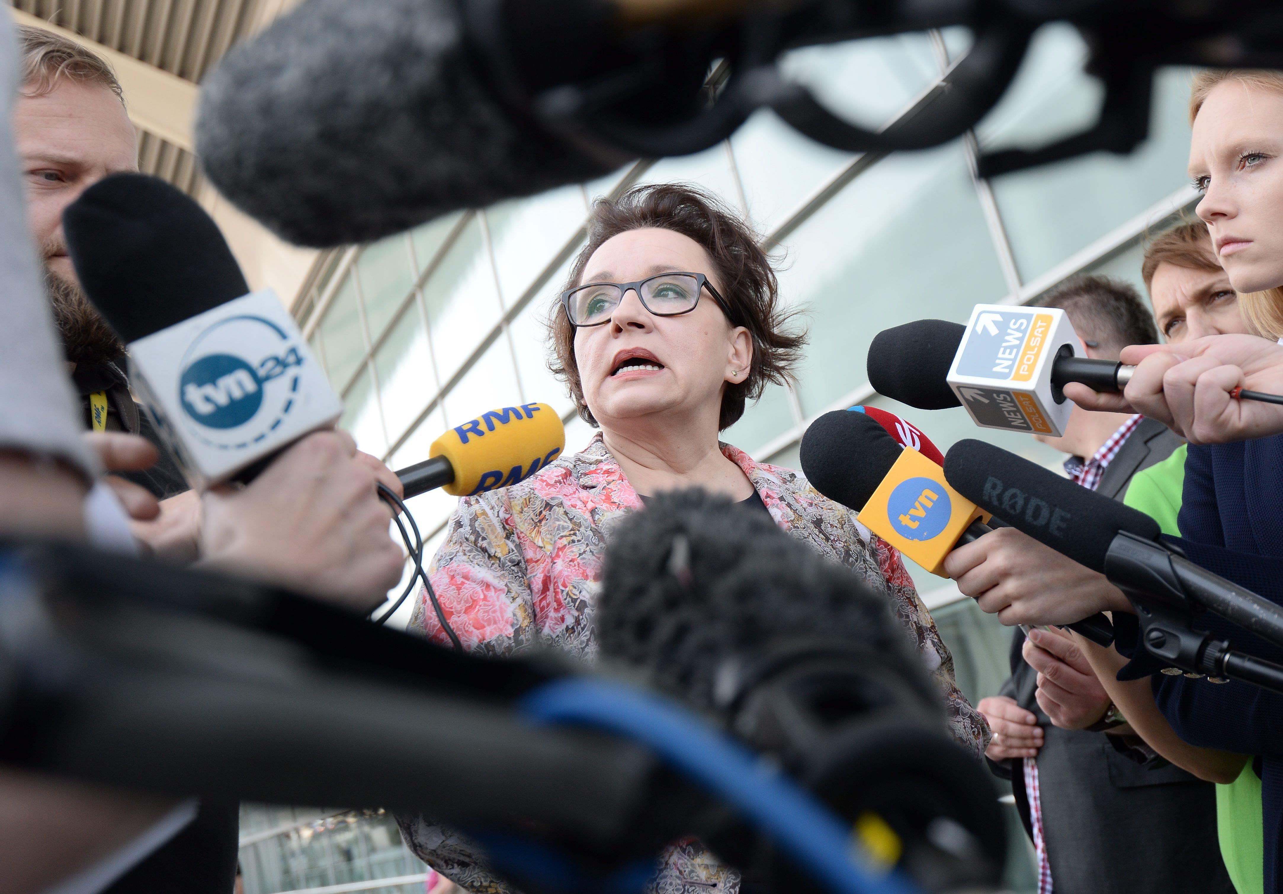 Minister Anna Zalewska nie wie kto mordował Żydów w Kielcach i ...