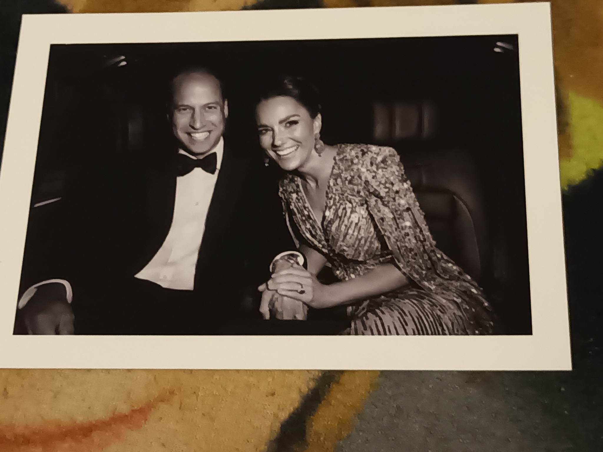 II. Erzsébet és Vilmos hercegék is küldtek képeslapot a kis Jázminnak ...