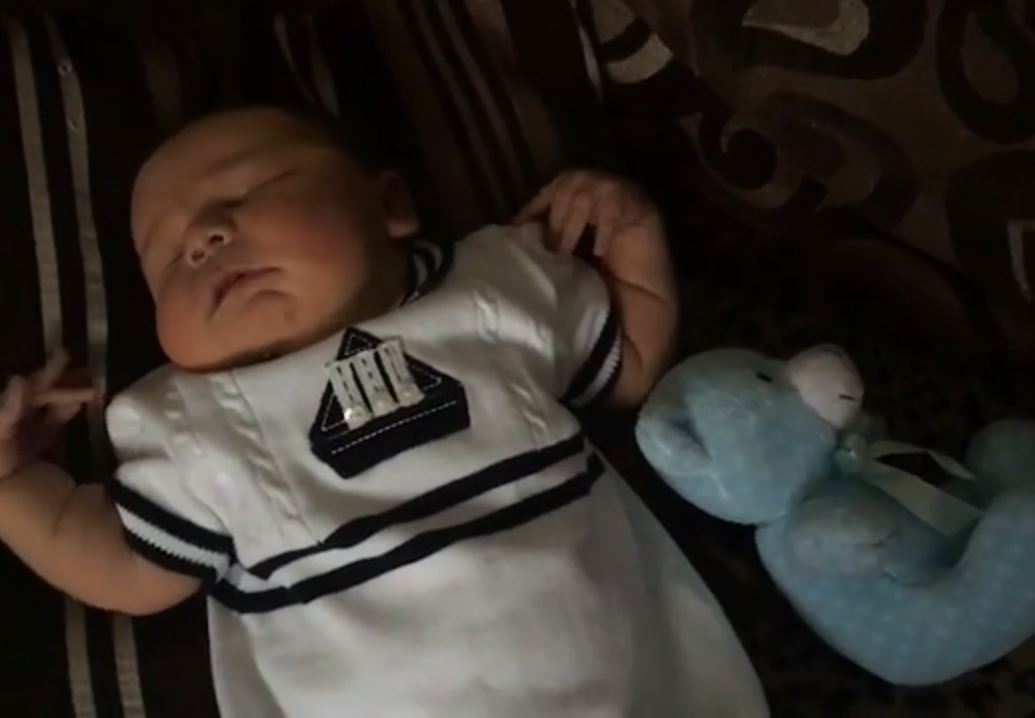 Óriásbaba született - videó a majdnem 9 kilós csecsemőről - Blikk