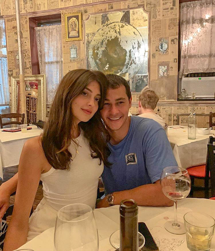 Csúnya szerelmi botrányba tenyerelt bele Katie Holmes, vőlegényt ...