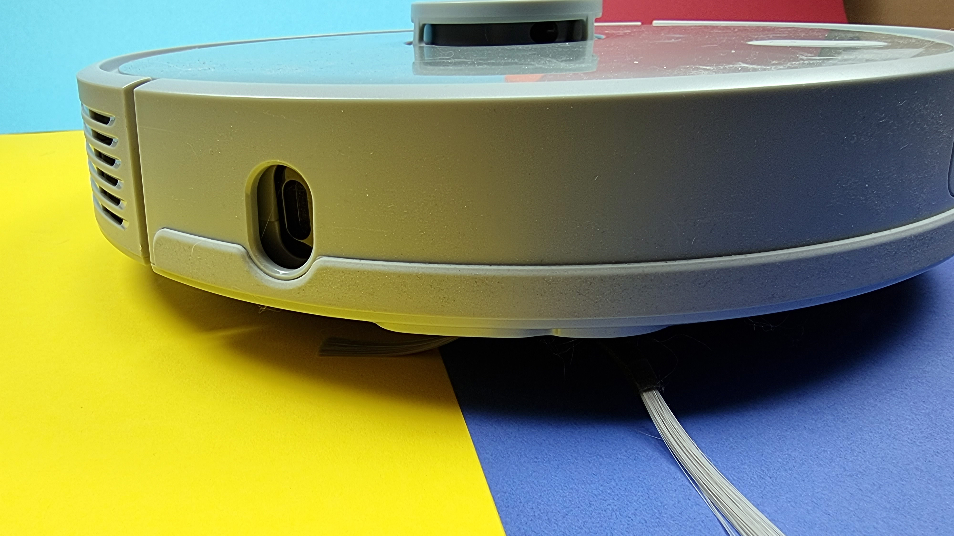 Commodore CVR 300: Saugroboter mit hervorragender Laser-Navigation und ...