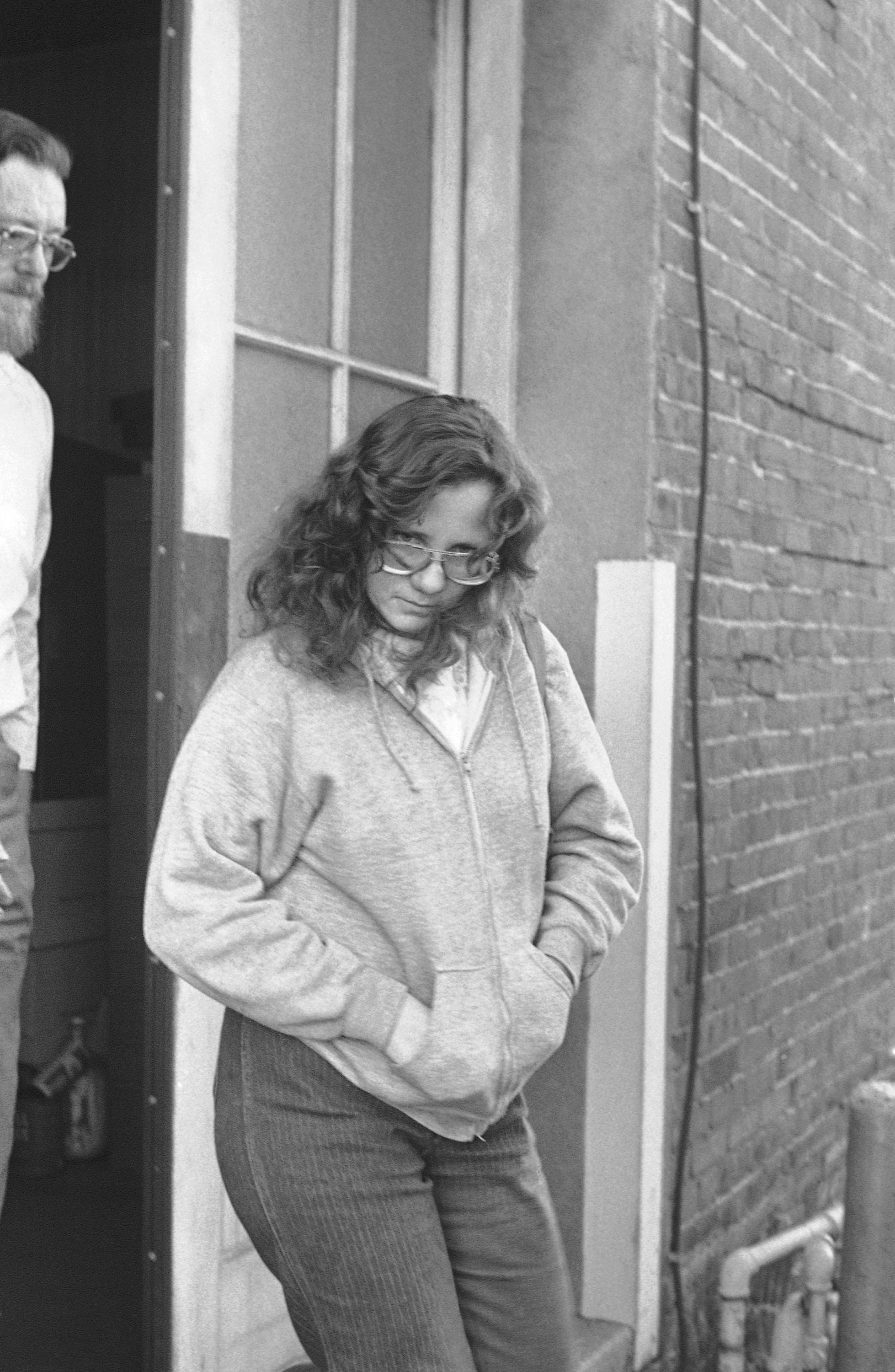 Hét évig volt szexrabszolga a stoppos lány - Blikk