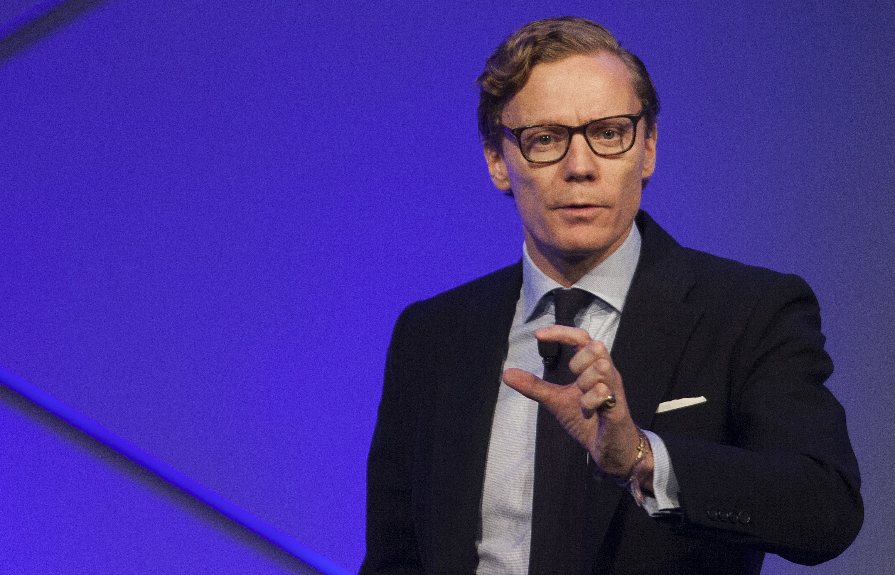 Alexander Nix - szef Cambridge Analytica - wywiad z amerykańskim ...