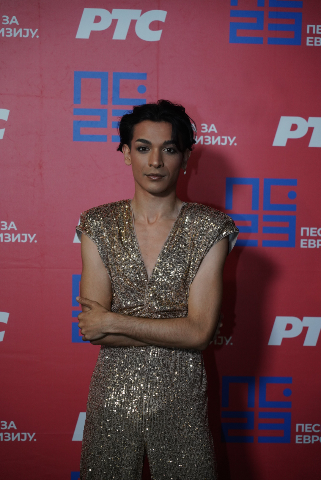 Džipsi pokazao dečka na festivalu Beovizija 2023