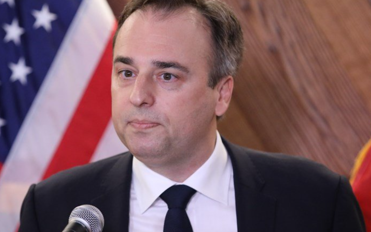 David Pressman kifejtette véleményét a könyvek fóliázásáról - Blikk