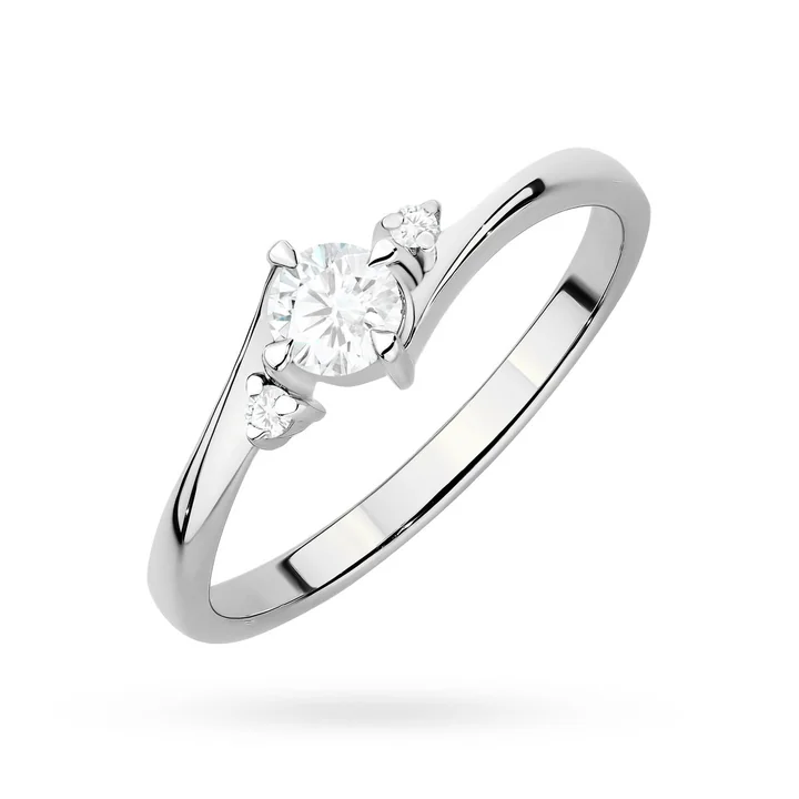 Jubiler Monika Złoty pierścionek Diament Laboratoryjny 0,25ct białe złoto pr. 585 - Lamoda.pl