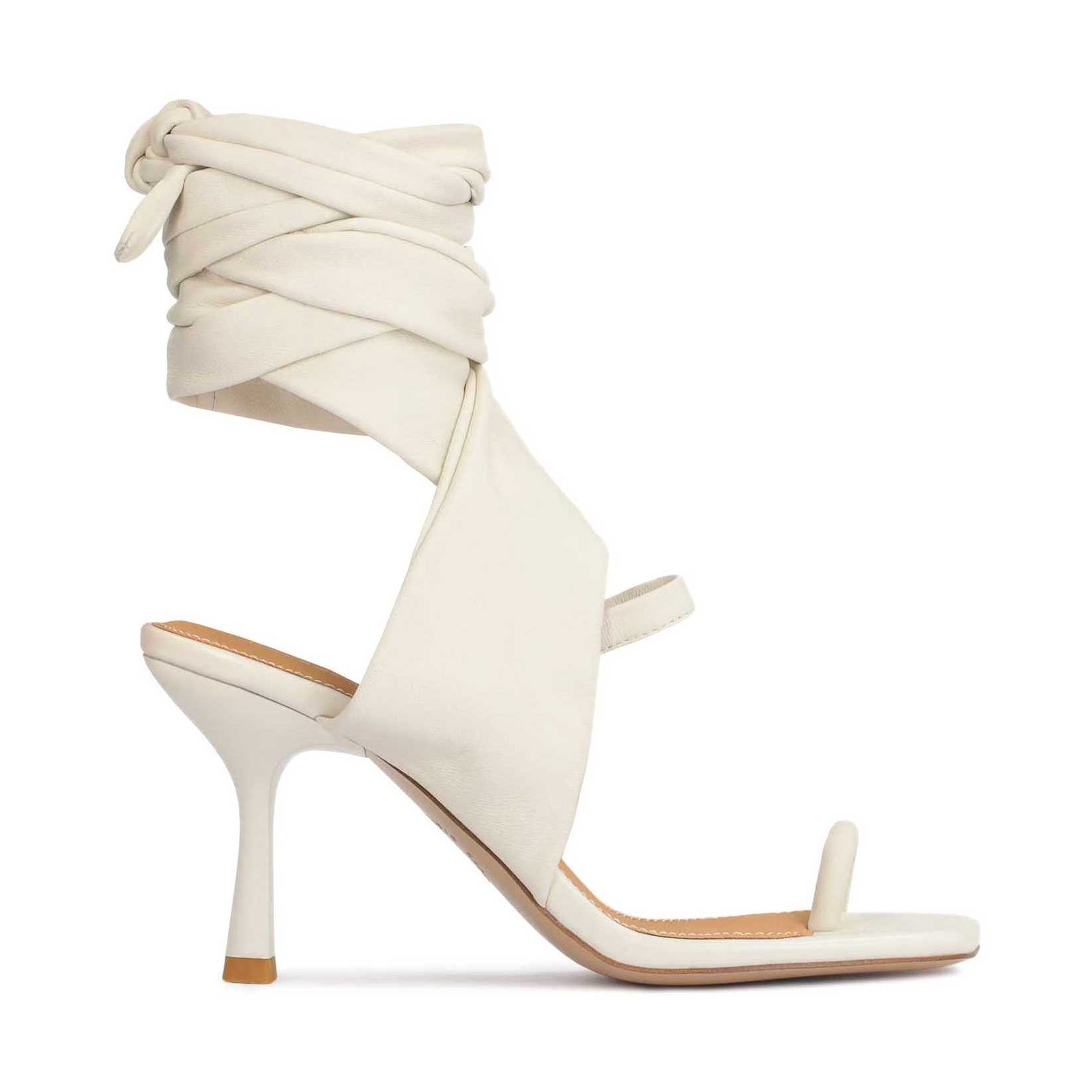 Skórzane sandały off white z kwadratowym noskiem Kazar Studio