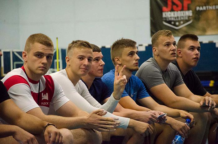 Rekruci, odc. 1/10: Koniec z cywilem