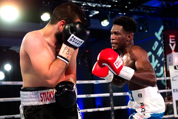 Boks: Rocky Boxing Night w Żukowie - waga superpółśrednia: Yaniel ...