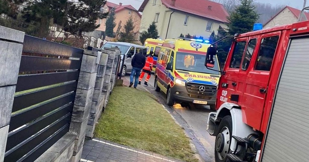 Szklary, Kraków. Wypadek busa z przedszkolakami. Dziecko wypadło przez szybę