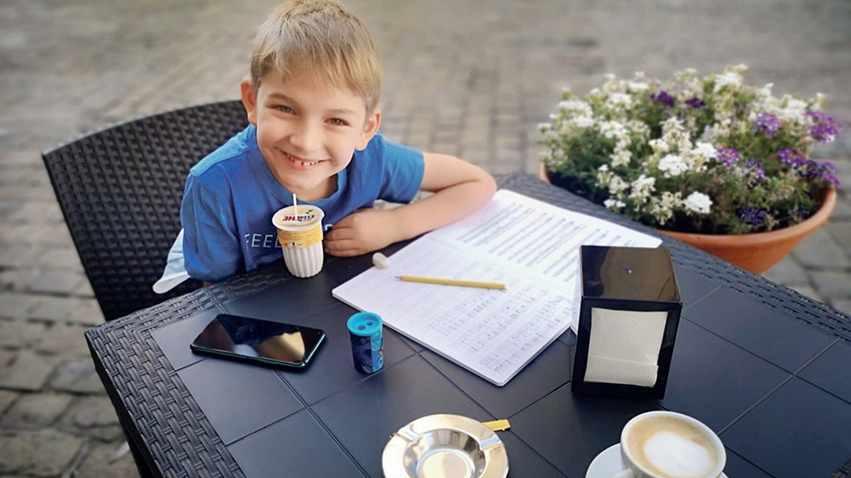 ČUDO OD DETETA OSVAJA SVET Mali Andrej (8) pobeđuje suparnike starije i ...