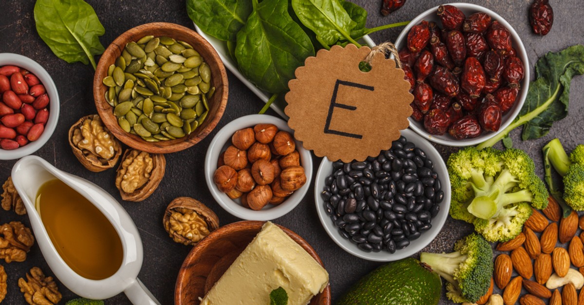 Witamina E - działanie, właściwości, dawkowanie, niedobór [WYJAŚNIAMY]