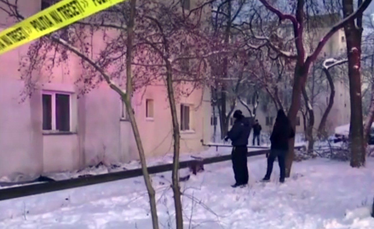 Poznato stanje majke i bebe koje su skočile sa trećeg sprata usled ... Poznato stanje majke i bebe koje su skočile sa trećeg sprata usled ...