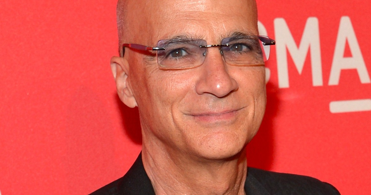 How Apple is taking a page out of the Netflix playbook with its Apple ...