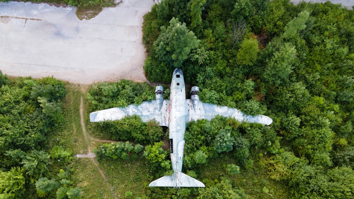 Ovako danas izgleda aerodrom Željava, najskuplja vojna tajna ...