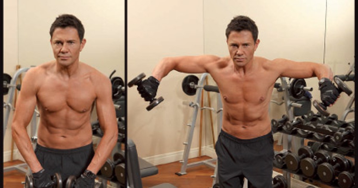 Unoszenie ramion w bok z hantlami (kategoria: trudne) - Facet