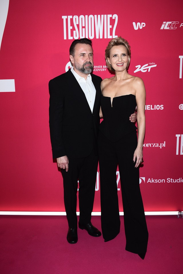 Elegancka Maja Ostaszewska na premierze. Za to Izabela Kuna rozpala ...