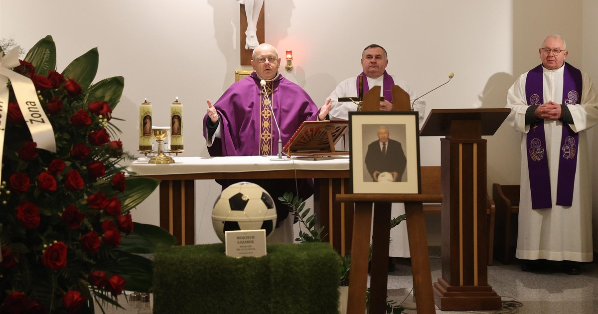 Pogrzeb Wojciecha Łazarka. Piękny gest rodziny trenera