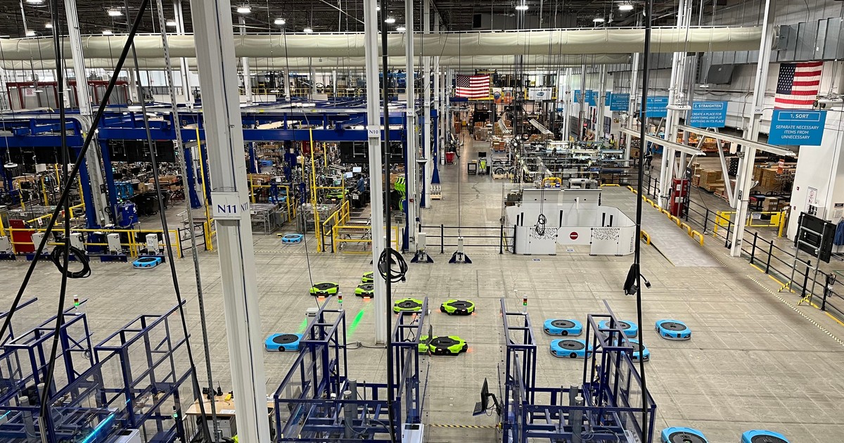 Amazon's sprawling warehouse robot factories offer a glimpse into ...
