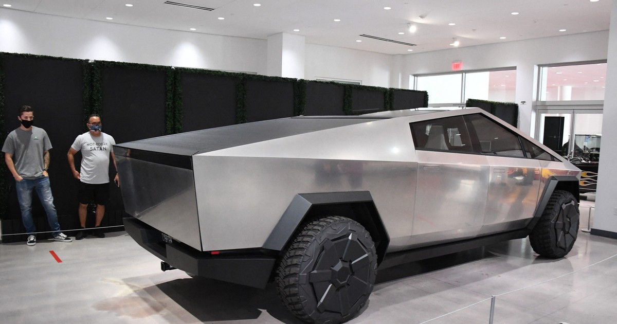 Tesla's $100,000 Cybertruck needs a hole drilled through the ...