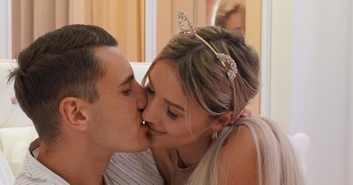 Mundial 2022: Zagraniczni dziennikarze zachwyceni partnerką Jakuba Kiwiora