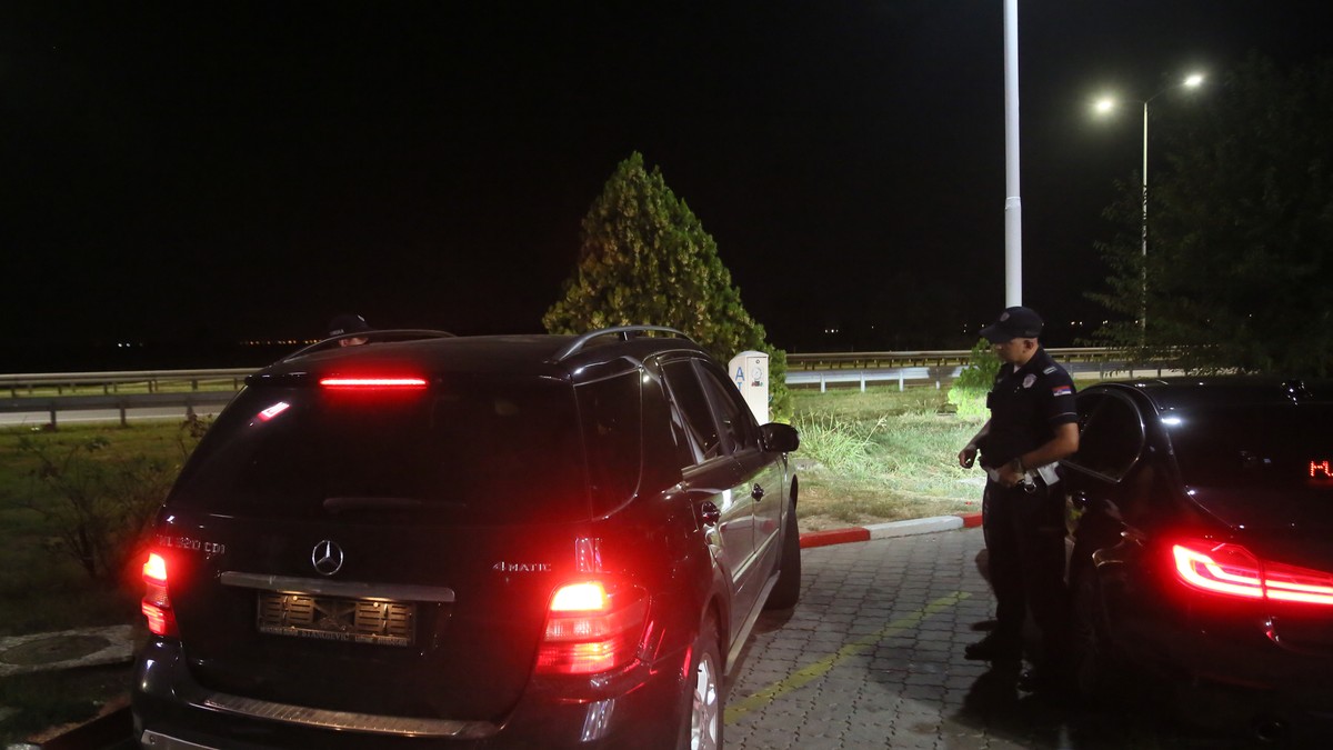 Nemac divljao auto-putem sa bebom u kolima: Vozio skoro 240 kilometra na sat kroz Beograd - Blic