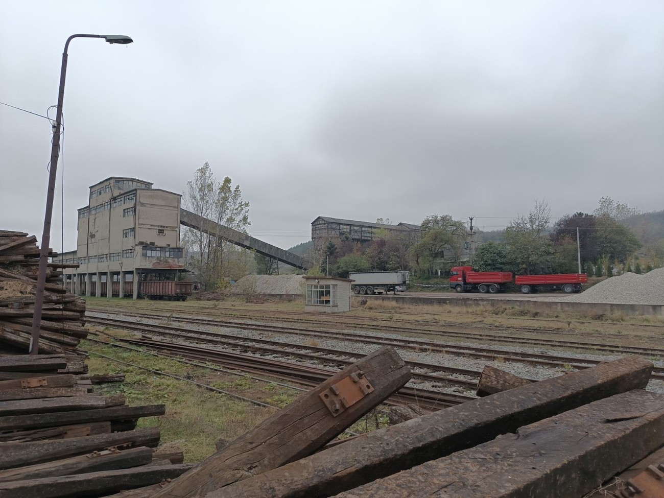 Rudari tokom otkopavanja oboda jedan za drugim naprasno propali kroz ...