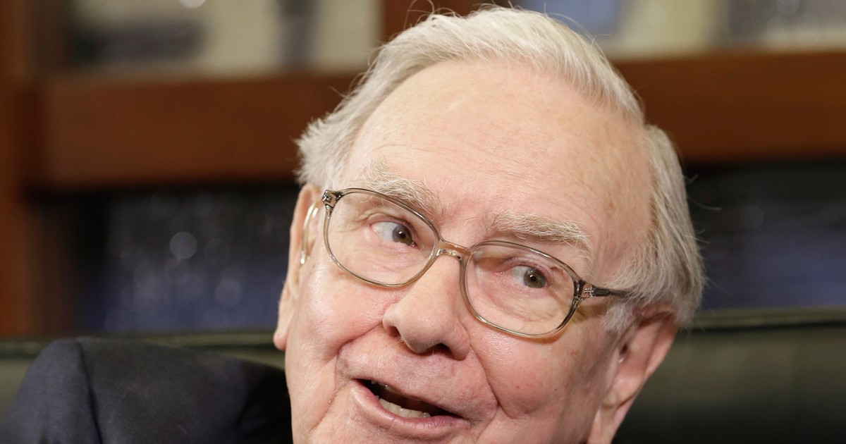 Warren Buffett hails Tim Cook for making Berkshire more money than he ...