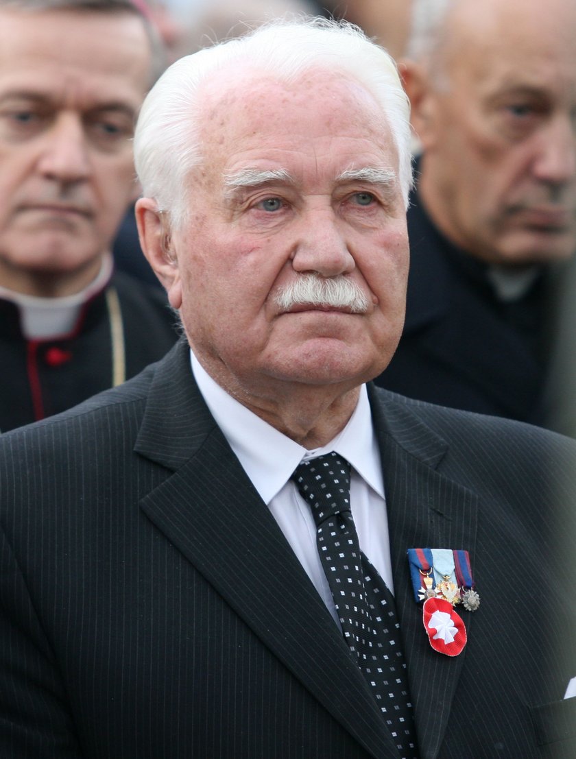 Drugi pogrzeb prezydenta Kaczorowskiego. Ryszard Kaczorowski spoczął w ...