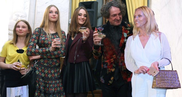 Goran Bregović ima TRI ĆERKE iz braka sa Dženanom, a ovo je njegova ...