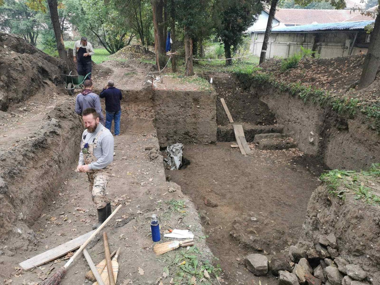 (FOTO) Srebrna igla korišćena u medicinske svrhe, podno grejanje i ...