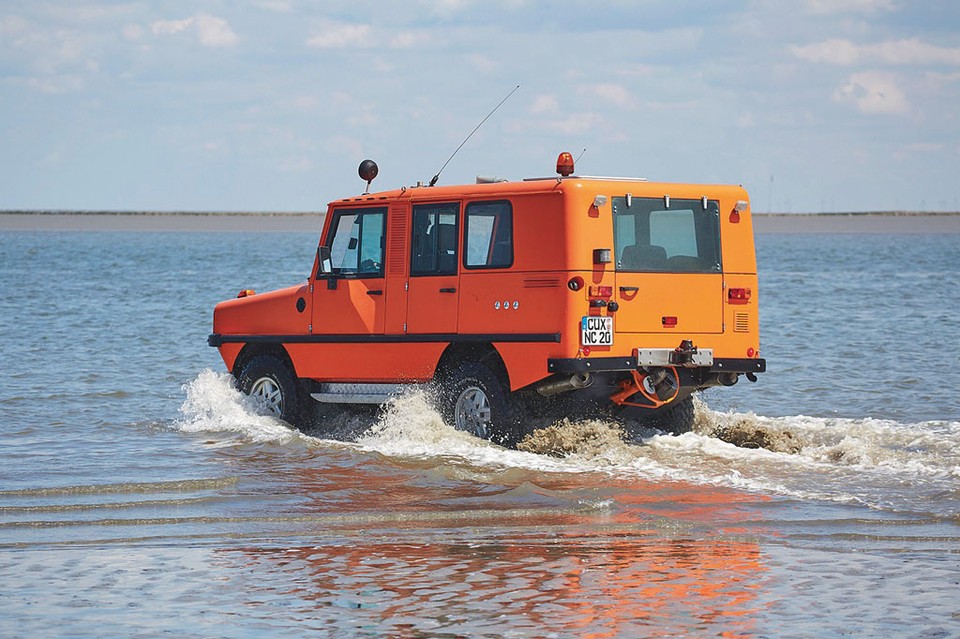 Pływające samochody - Dutton Surf, GAZ-46, Amphicar XL, Beijing Jeep i ...