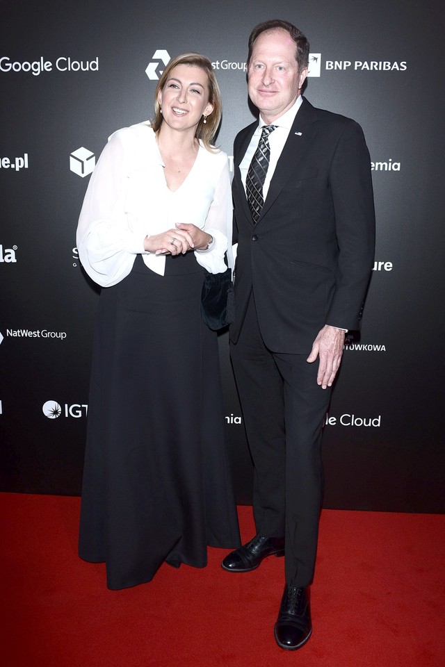 Małgorzata Rozenek-Majdan cała na biało. Beata Tadla postawiła na błysk ...