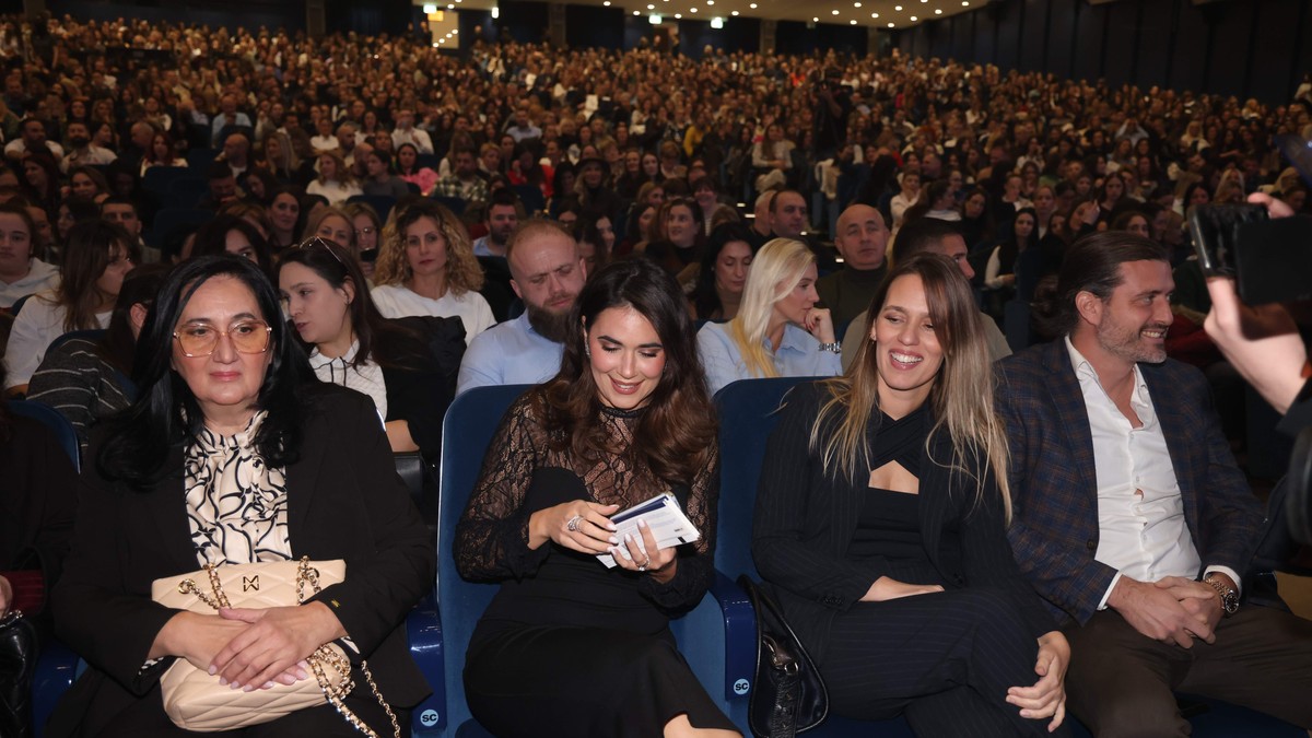 Čipkasta korset-haljina raspametila sve: Žena Bojana Vaskovića u prvom ...