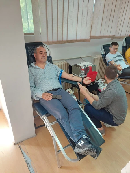 Humanost koja spašava živote, evo ko može biti dobrovoljni davalac krvi ... Humanost koja spašava živote, evo ko može biti dobrovoljni davalac krvi ...