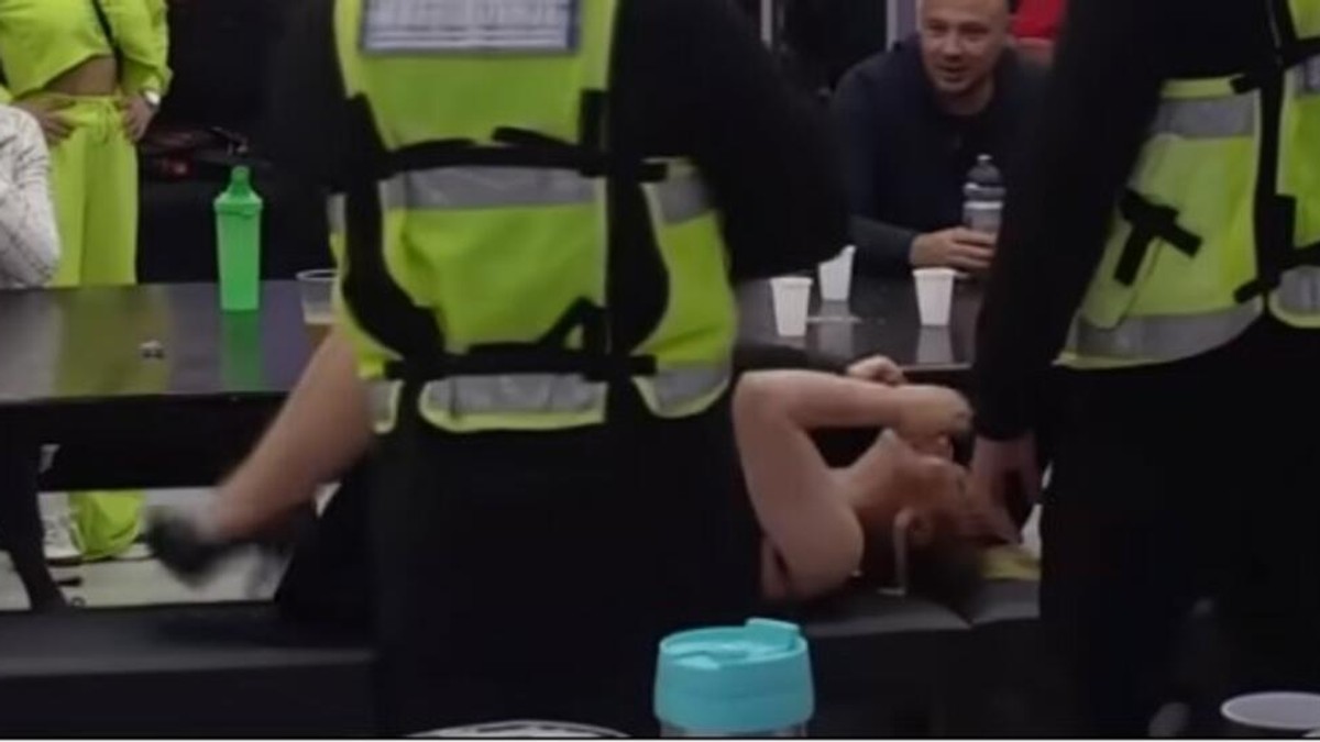 Jeziva scena u Zadruzi: Miljana Kulić se udarala po glavi, hoće da izađe napolje - Blic