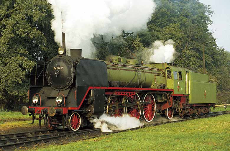 Fanatycy kolei z całego świata przyjeżdżają do Polski, żeby to zobaczyć ...