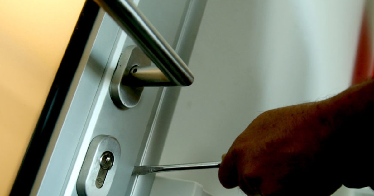 PLJAČKA U BANJALUCI USRED DANA Dok su domaćini sa gostima na spratu ...