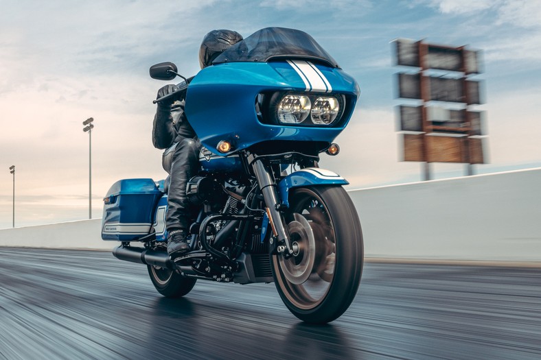 Harley-Davidson Fast Johnnie i Electra Glide Highway King [ZDJĘCIA]