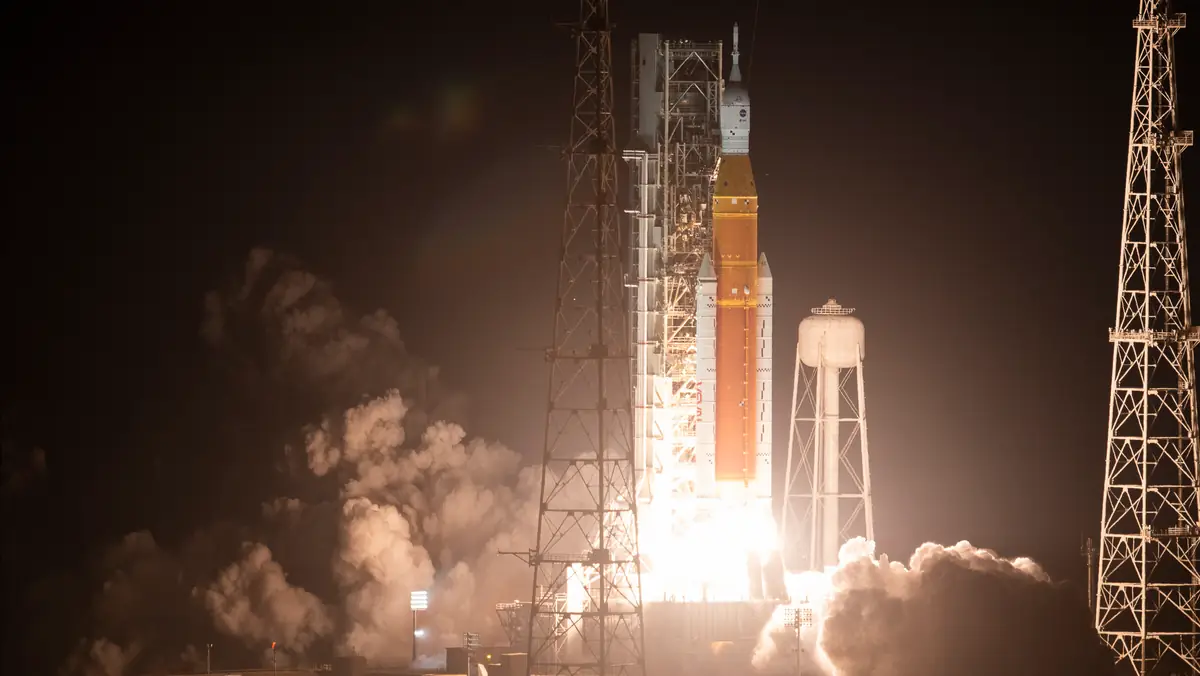 Udany start rakiety SLS. NASA oficjalnie rozpoczyna księżycową misję ...