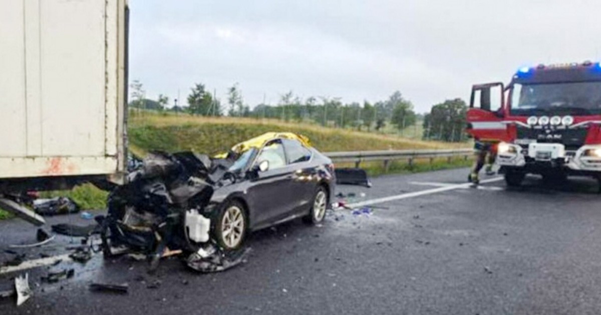 Tragiczny wypadek na S7 pod Nidzicą. Nie żyją trzy osoby, dziecko ciężko ranne